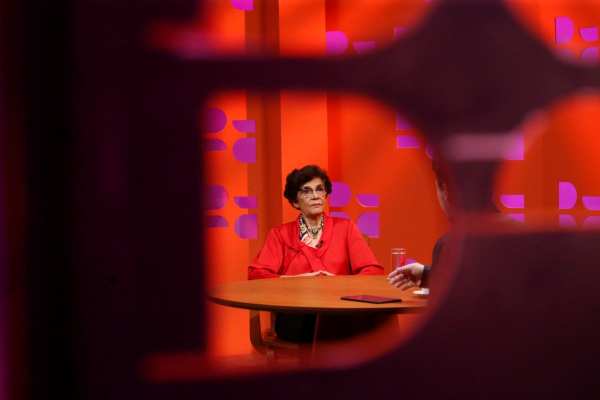 Marilena Chaui precisa se atualizar para parar de passar pano para o ...